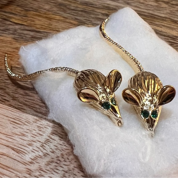 Vintage | Jewelry | 2 For 5 Vintage Set Of 2 Gold Tone Mice Pins With ...